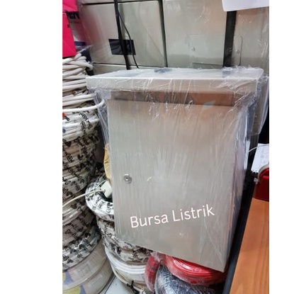 Jual BOX PANEL OUTDOOR 30 x 40 cm ada TOPI 30x40 cm | Shopee Indonesia