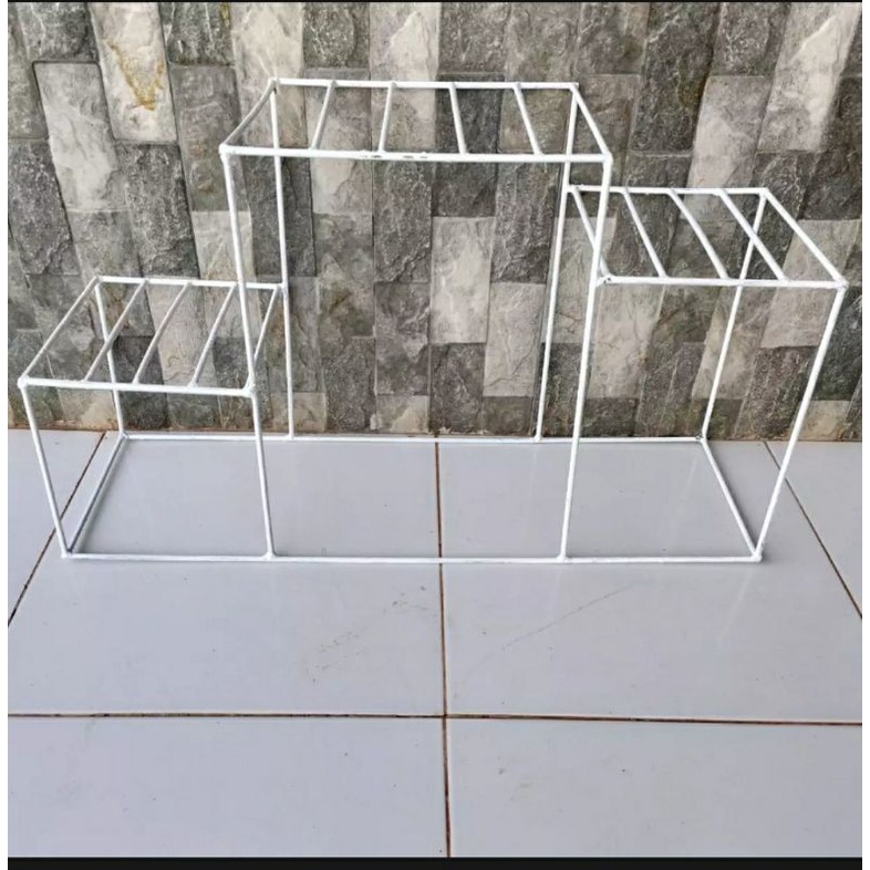 Jual rak standing besi pot bunga dll 3 lantai | Shopee Indonesia