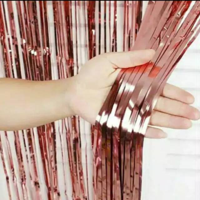 Jual Tirai Foil Backdrop Rumbai Ukuran 1x2 Meter Tirai Merah Putih