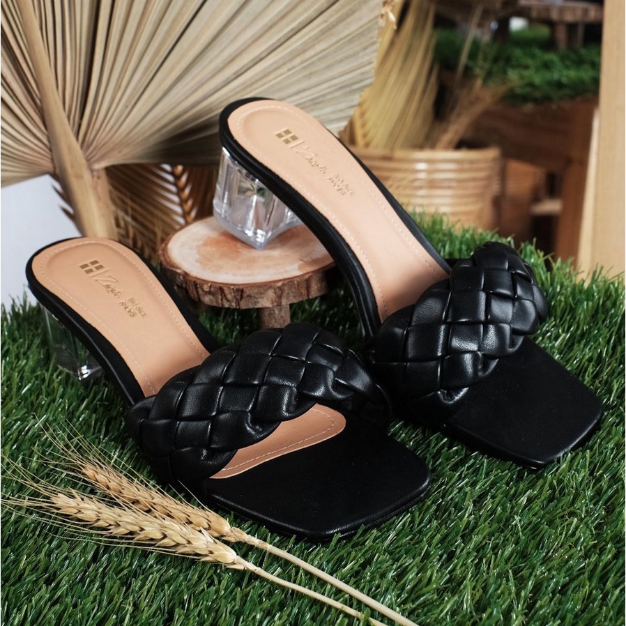 Jual Zavatu Sandal Heels Kulit Big Size Jumbo Wanita Model Hak Kaca ...