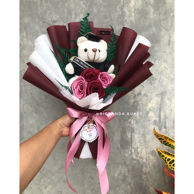 Jual BUKET BONEKA WISUDA MAROON HITAM / HADIAH WISUDA / BUNGA WISUDA ...