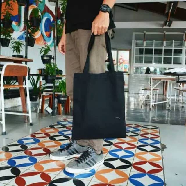 Jual Totebag Kanvas Hitam Polos (Resleting) | Shopee Indonesia