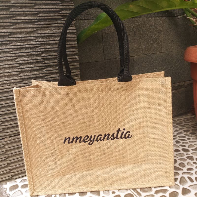 Jual Tas karung goni jute laminasi custom nama tote bag | Shopee Indonesia