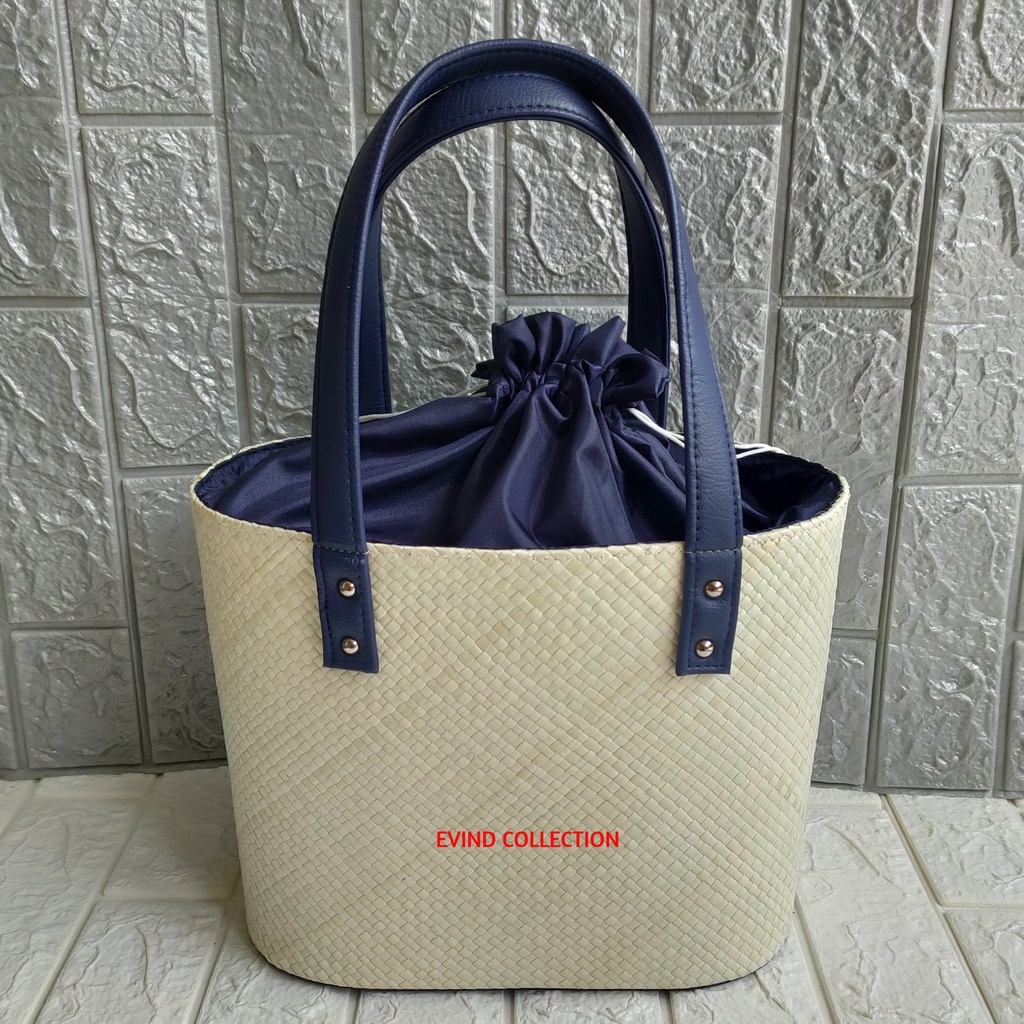 Jual Tas Parcel Anyaman Pandan Tali Kulit Sintetis Ukuran S Model Oval ...
