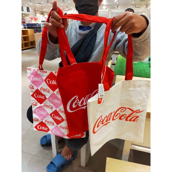 Jual MINISO COCA COLA TOTEBAG | Shopee Indonesia