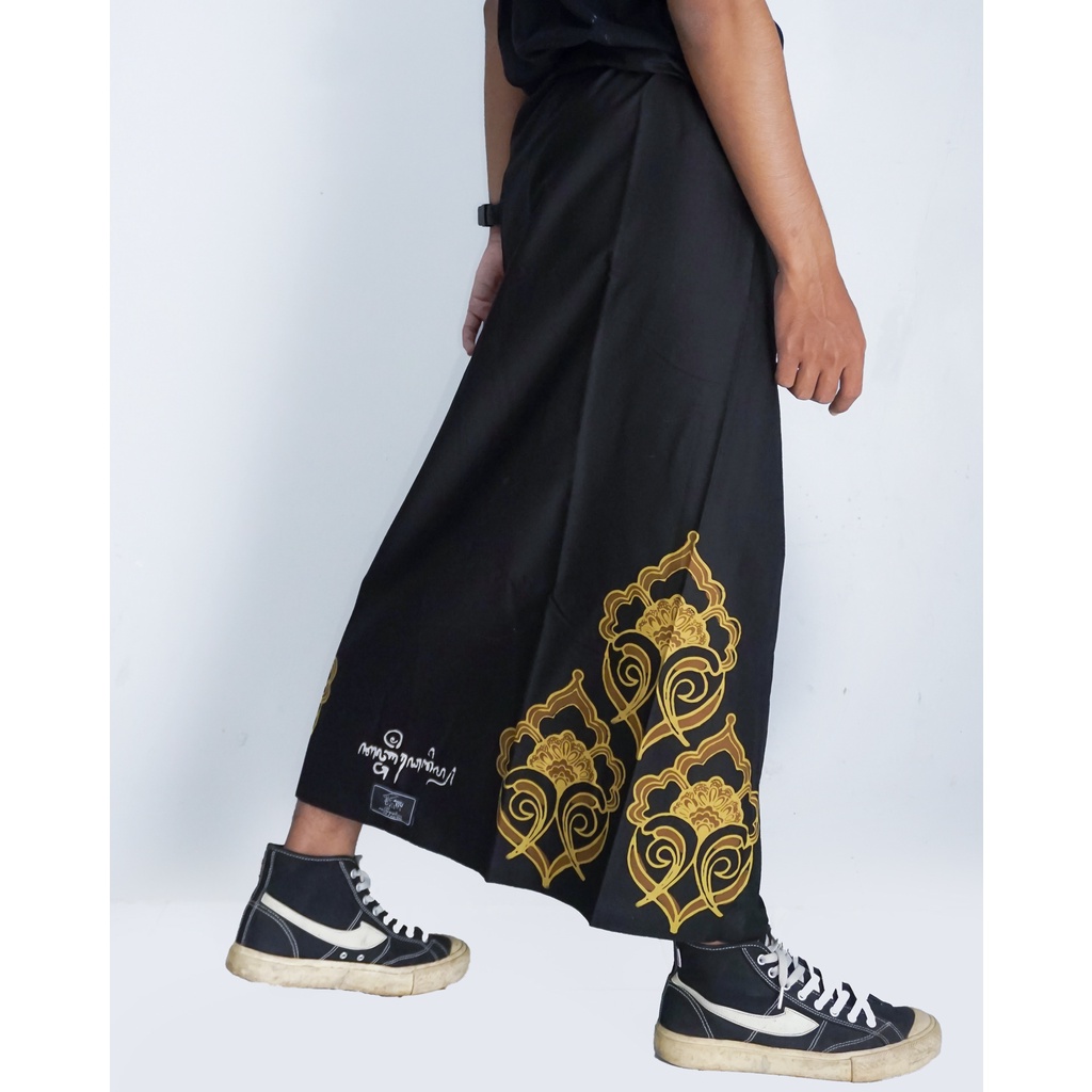 Jual Sarung Kanjeng Sarung Batik Motif Mahkota Jiwa Special ...
