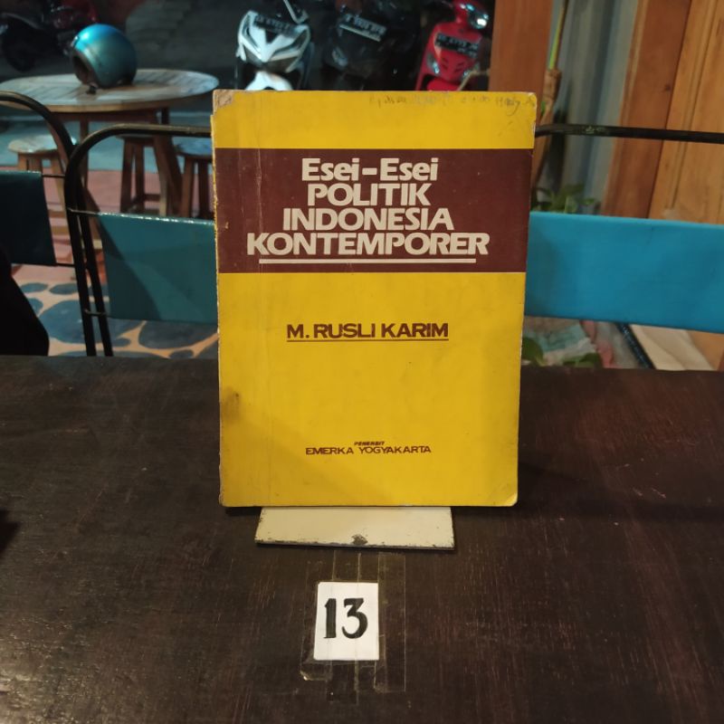 Jual BUKU ESEI ESEI POLITIK INDONESIA KONTEMPORER by M Rusli Karim ...