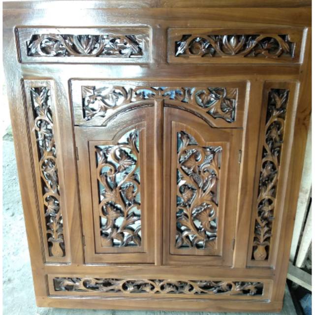 Jual Jendela Krepyak Ukir Kayu Jati Figura Cermin Hiasan Dinding ...