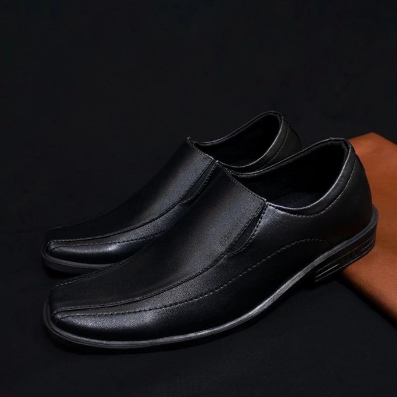 Jual SEPATU PANTOFEL PRIA/SEPATU PANTOFEL BUSTONG TAHAN AIR/SEPATU ...