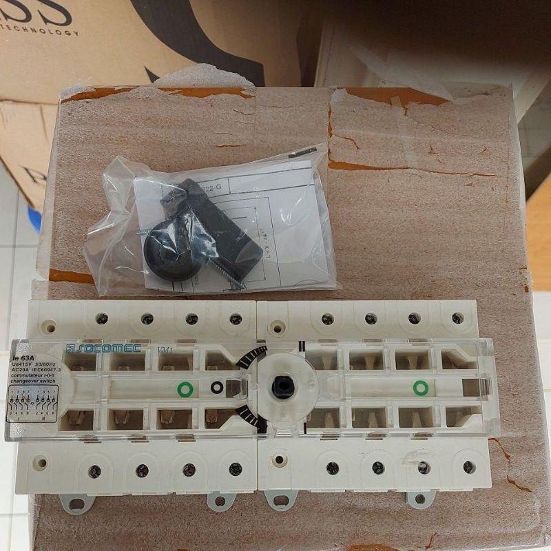 Jual Ohm Saklar Socomec VM1 4 phase 63 ampere. Switch dari PLN ke ...