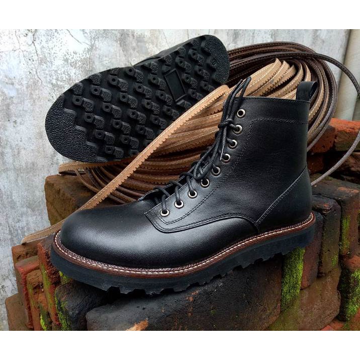 Jual Sepatu Boots Hitam Kulit Sapi Tipe Pull Up Handmade Original ...
