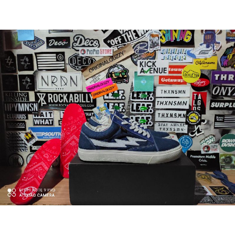 Jual WORD DIVISION X TEARING EYE (ISSER JAMES) | Shopee Indonesia