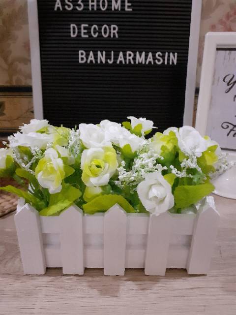 Jual Paket bunga dengan vas pagar kayu | Shopee Indonesia