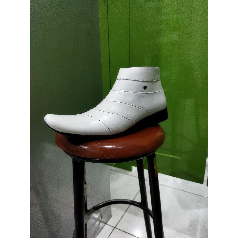 Jual Pantofel Bally Putih | Shopee Indonesia
