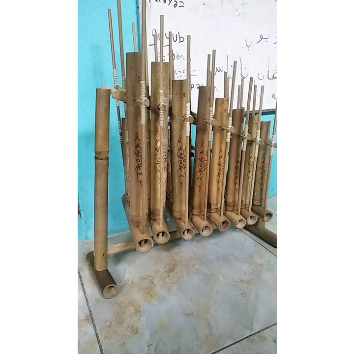 Jual alat musik tradisional angklung bambu 1 oktaf 8 nada | Shopee ...