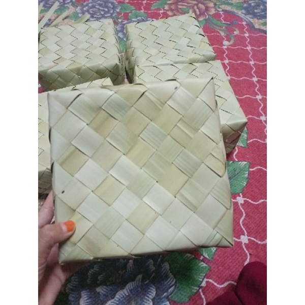Jual BESEK DAUN SIWALAN 18 X 18 cm SEpasang(LONTAR) untuk WADAH MAKANAN ...