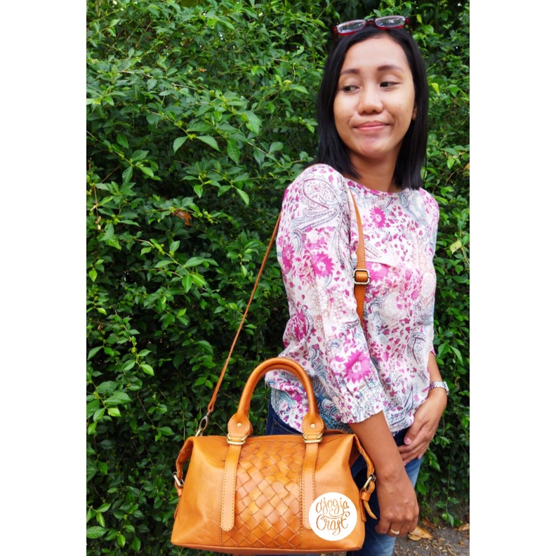 Jual Tas Kulit Speedy Lina Anyam Miring - Coklat Muda | Shopee Indonesia