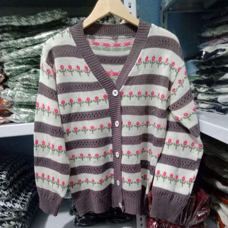 Jual Cardigan Flowers Button / Kardigan Bunga Rajut / Atasan Wanita / Kardigan Wanita Rajut ...