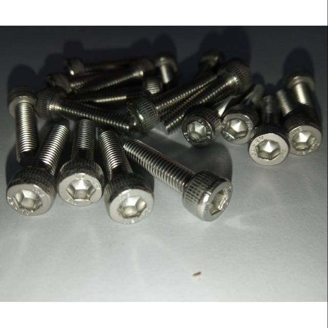Jual Baut L M5 x 20 (2cm) stainless 304 THE A2-70 | Shopee Indonesia