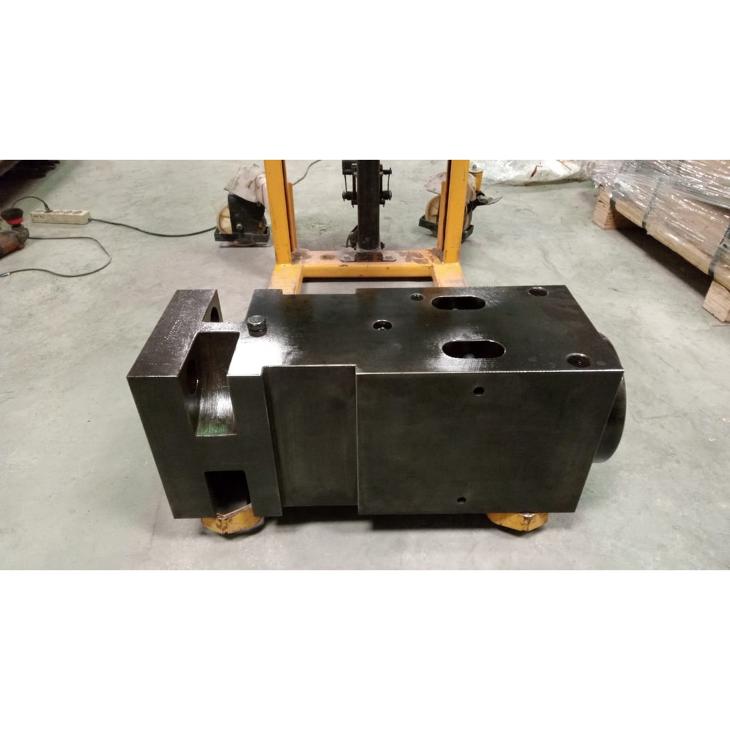 Jual Front Head Assy 20 ton Soosan SB81 Sparepart Hydraulic Breaker C31 ...