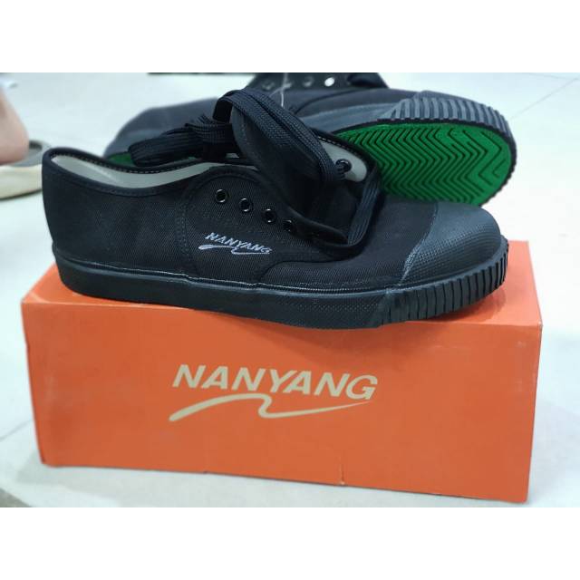 Jual NANYANG SEPATU TAKRAW ORIGINAL | Shopee Indonesia