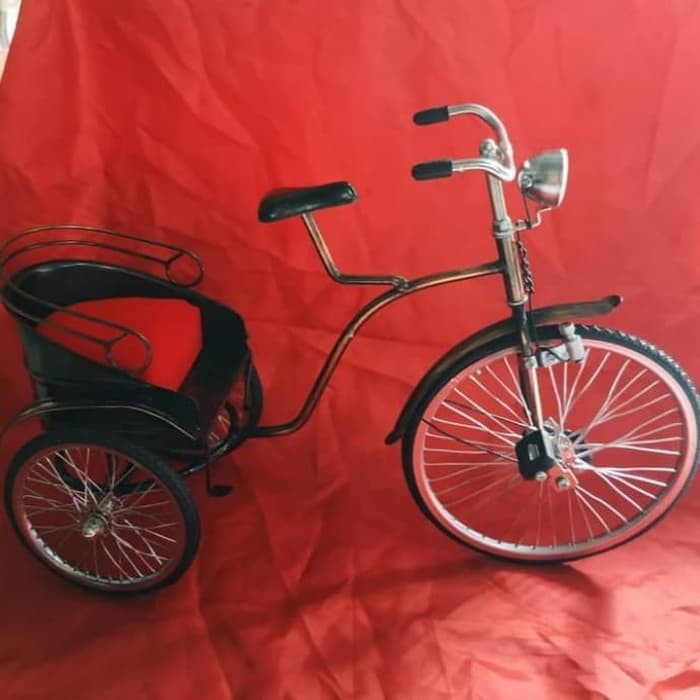 Jual Koleksi Barang Antik Miniatur Langka Sepeda Becak Jengki Roda 3 ...