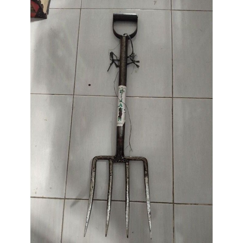 Jual Garpu lencek tanah gigi 4 baja asli super kuat TERJAMIN | Shopee ...
