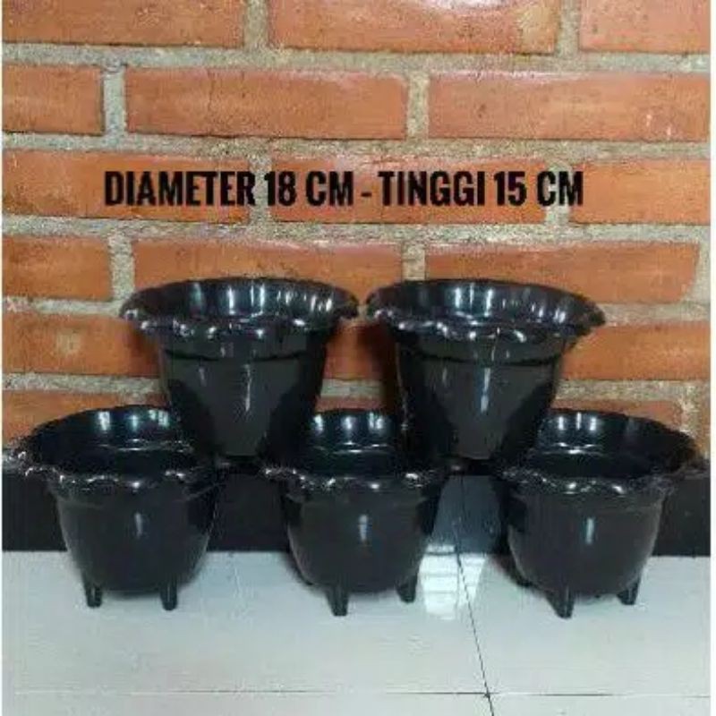 Jual Pot hitam berkaki / pot tanaman mini | Shopee Indonesia