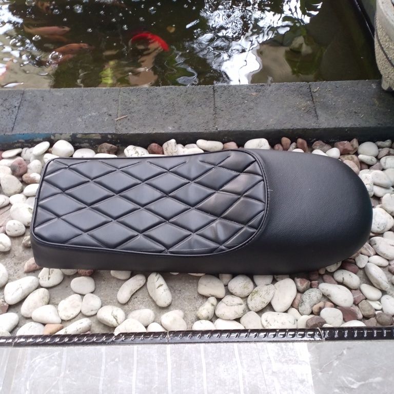 Jual Jok motor custom cafe racer alas bengkok kulit hitam wajik ...