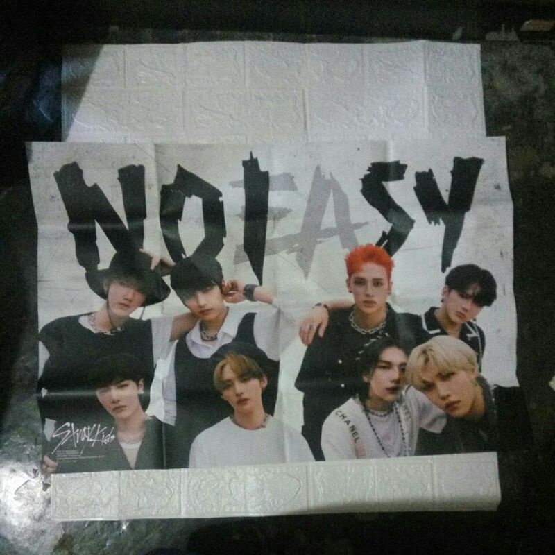 Jual poster stray kids no easy | Shopee Indonesia