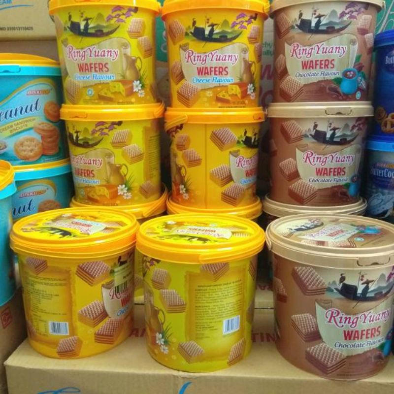 Jual 1 Dus Biskuit Wafer Ring Yuany Biskitop / Jajan Lebaran / Parcel ...