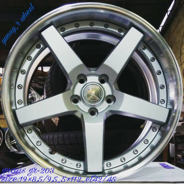 Jual Velg Work Gnosis GR203 Ori in Japan R19x8,5/9,5_5x112(MSL ...