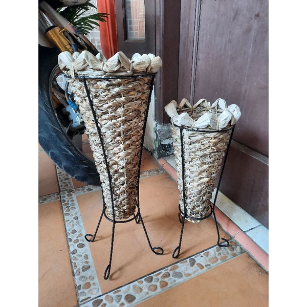 Jual POT UNIK/Pot pelepah Anyam Standing besi/Pot Standing Besi/pot ...