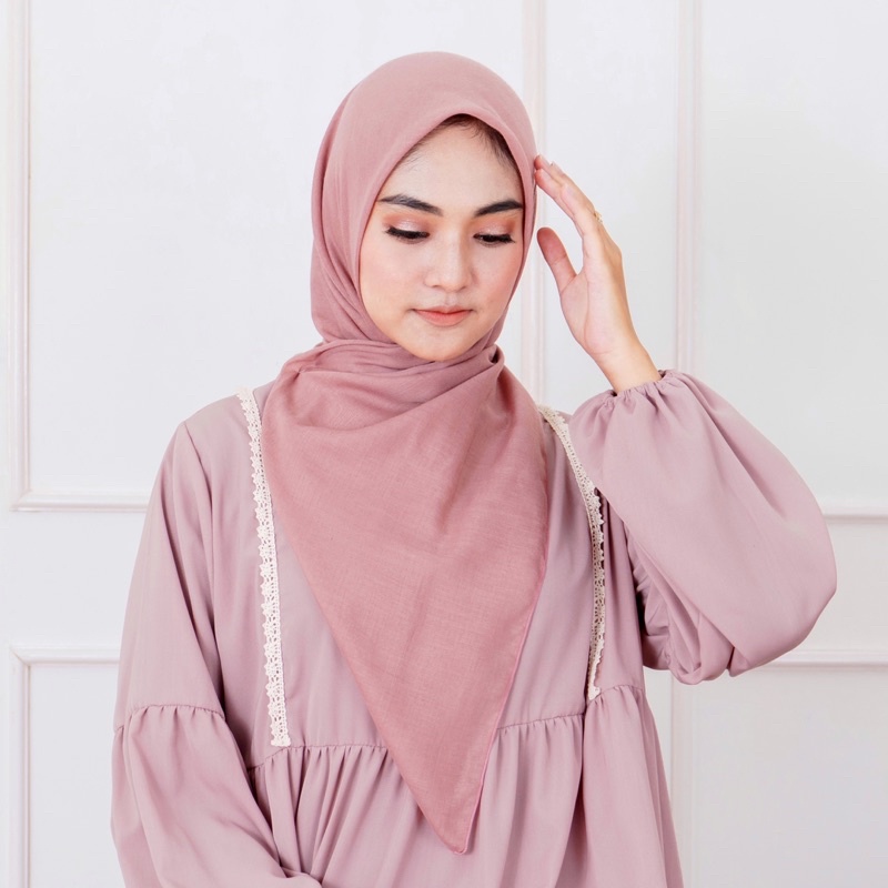 Jual Segi empat voal paris premium | segiempat paris | voal paris | hijab voal | hijab paris ...