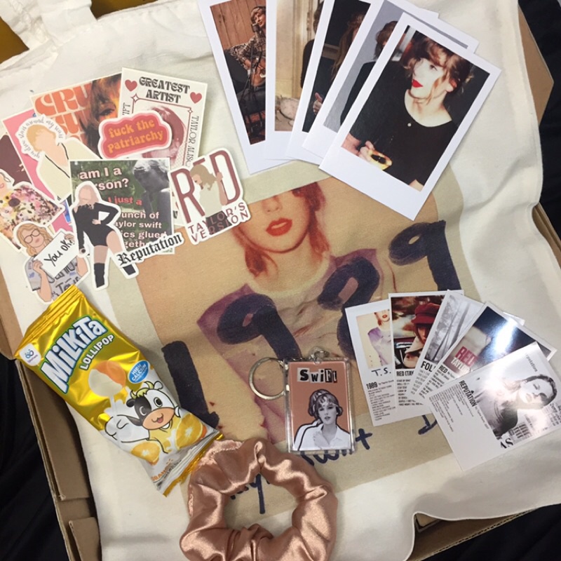 Jual TAYLOR SWIFT FAN KIT (READ THE DESCRIPTION) | Shopee Indonesia