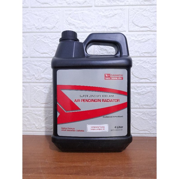 Jual Air radiator/coolant daihatsu 4L original-super long life coolant ...