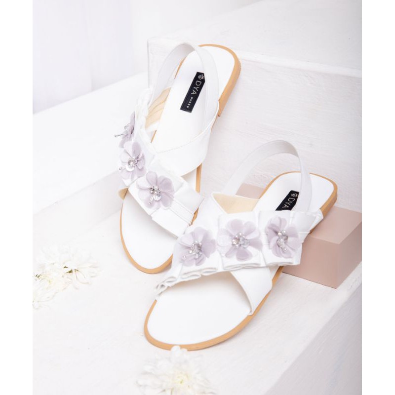 Jual Dya_Shoes - Daisy White - Sandal Wanita Flat Shoes (Limited Stok ...