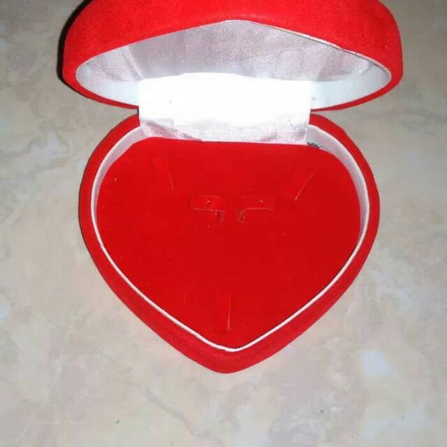 Jual Kotak Perhiasan Love Beludru - Kotak Love Merah - Kotak Perhiasan ...