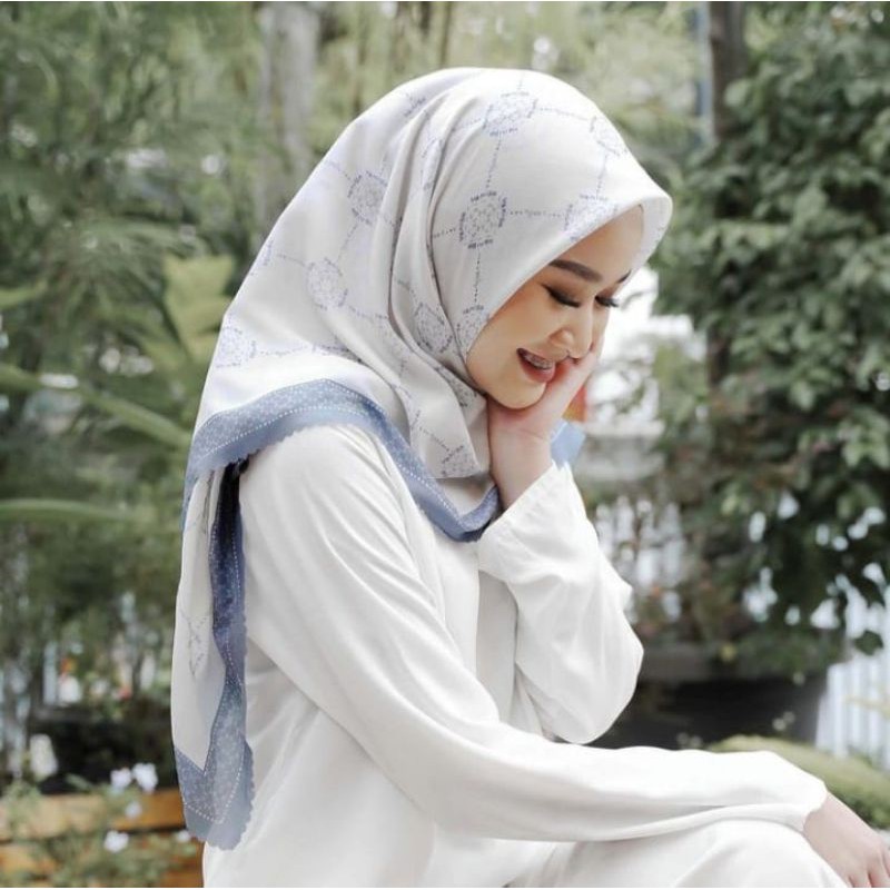 Jual SALE HIJAB / LIANA PUTIH / COD / KERUDUNG VOAL MOTIF / SEGI EMPAT ...