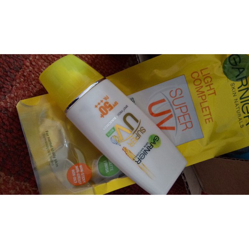 Jual Garnier Light Complete Super UV Sunscreen spf 50+ PA+++ | Shopee ...
