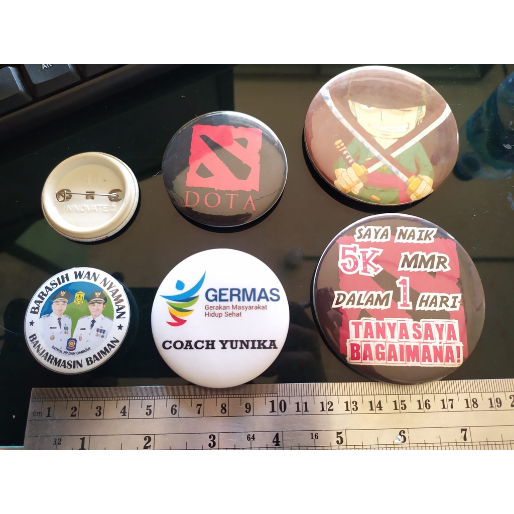 Jual Pin Peniti / bros diameter ukuran 4,4 cm laminasi Doff | Shopee ...