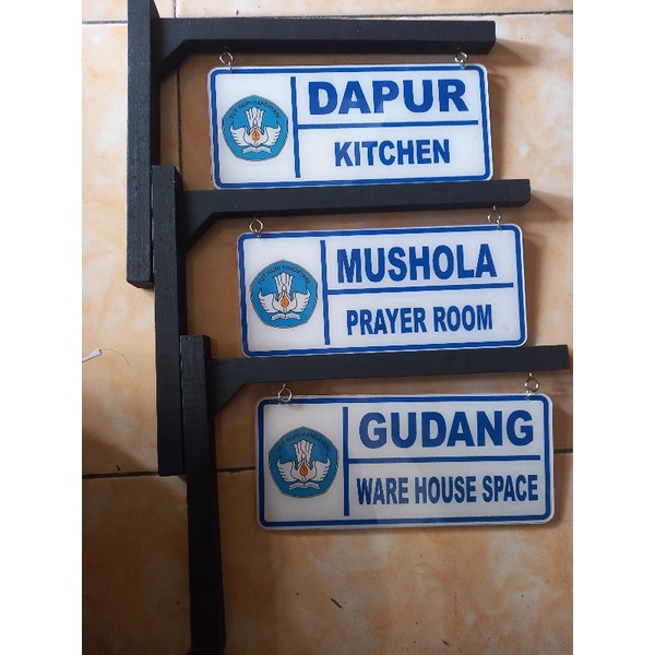 Jual Papan nama papan akrilik custom akrilik display ruangan kelas ...