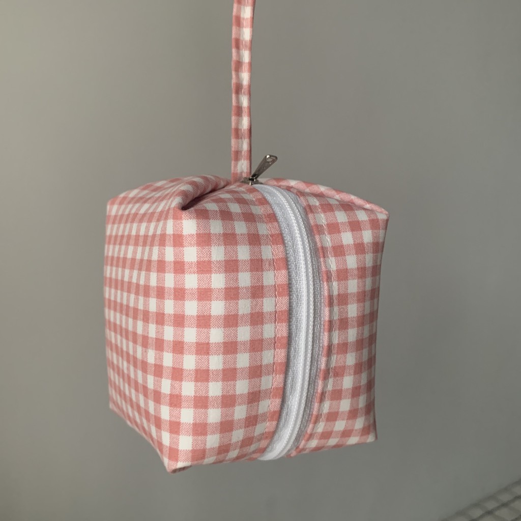 Jual Cube Pouch (Korean Aesthetic Summer Pouch) | Pouch bentuk kubus dan motif kotak-kotak ...