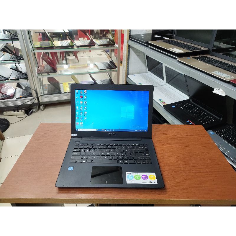 Jual Laptop Asus X453 RAM 4GB SSD 128GB 14INCH Siap pakai lengkap ...