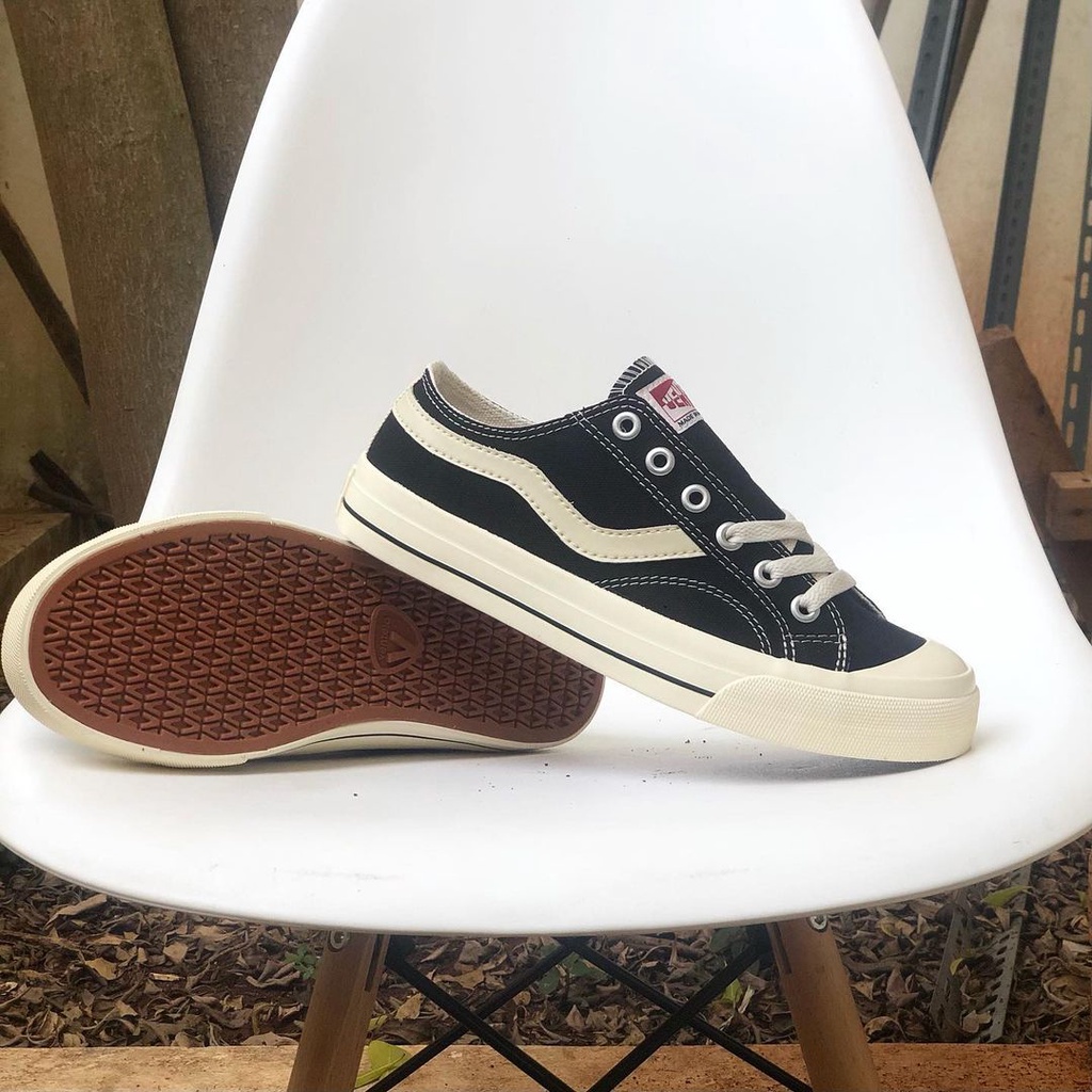 Jual SEPATU VENTELA PUBLICK LOW BLACK WHITE ORIGINAL - VANTELA PUBLIC 100% ORIGINAL Ventela ...