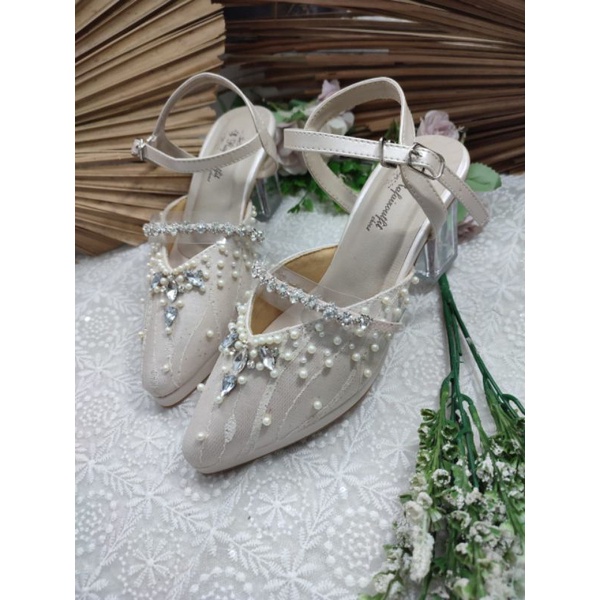 Jual sepatu pesta wanita diamont broken white 7cm kaca | Shopee Indonesia