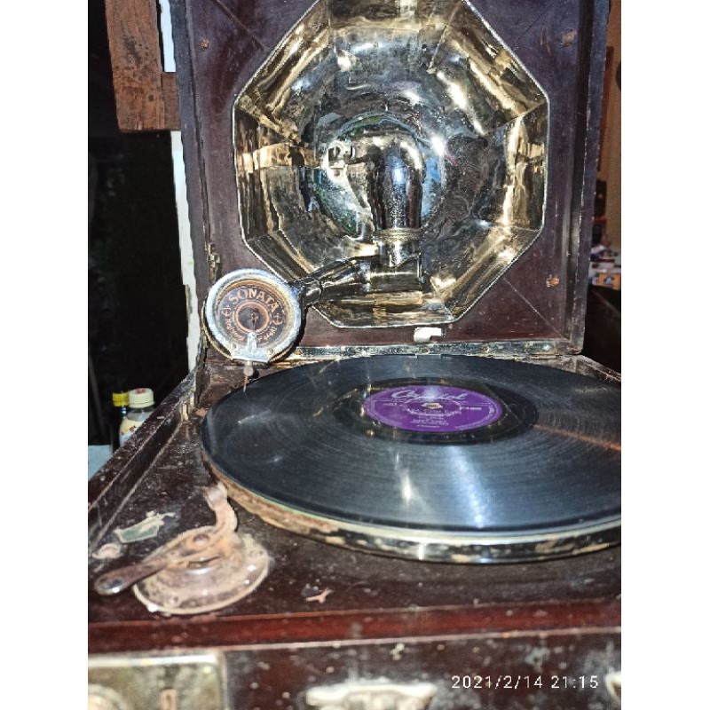 Jual antik gramaphone / gramophone / gramafone / gramofone | Shopee ...