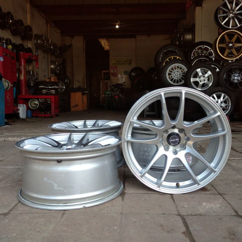 Jual VELG SEKEN BEKAS COPOTAN MOBIL RING 17 BAUT 4 PCD 100 DAN 114 ...