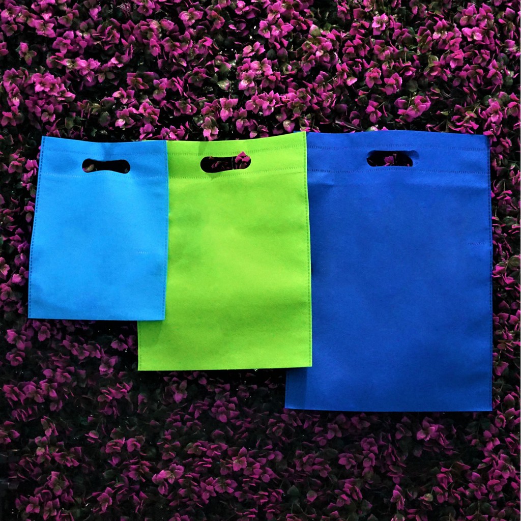 Jual Kantong Spunbond Polos Oval - Plong - Kecil Sedang dan Besar ...