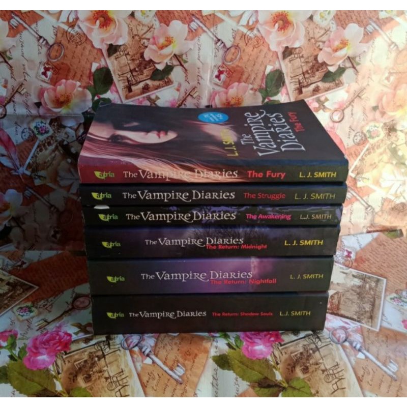 Jual The Vampire Diaries - Set 6 Buku | Shopee Indonesia